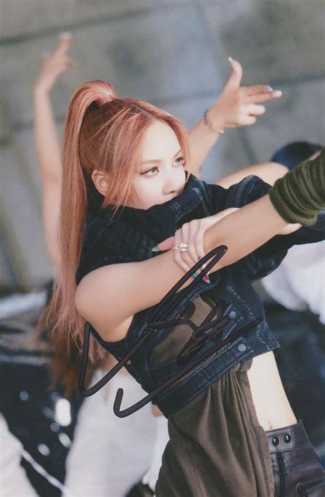 Yahooオークション Blackpink リサ Lisa 直筆 サイン写真 Pink Veno