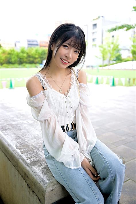 【素人・ハメ撮り】軟体スレンダーの現役ダンサー 1年ぶりのsexにマコ発熱潮吹き！縦にも横にも180度開くマコにズッポリ連続中出し アダルト動画・エロ動画 ソクミル