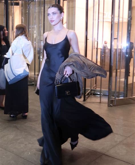 Amelie Zilber Out In Midtown In New York 04 30 2024 • Celebmafia