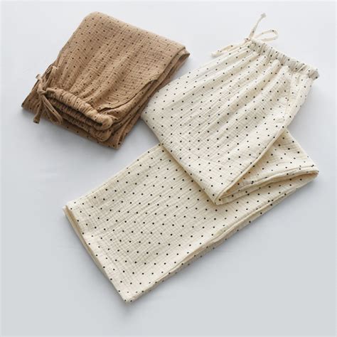 波点睡裤睡衣睡裤大山谷图库