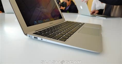 MacBook Air 2010 Hands On SlashGear