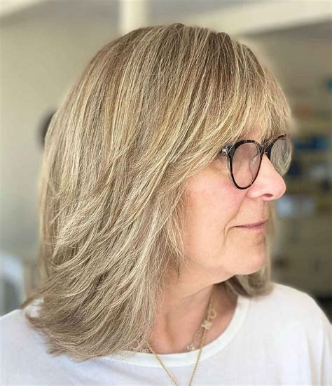 22 Best Ways To Style Shoulder Length Straight Hair For A Modern Look