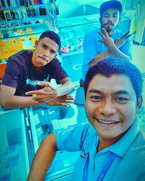 Ende Dagang Facebook