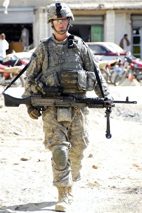 国产装备在实战中立功，俄军自购中国防弹衣，中弹两次都没阵亡？ 知乎