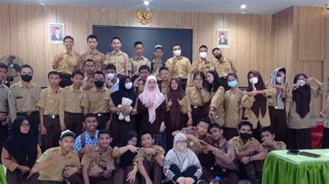 Pelajar Smkn 3 Palu Ikut Pelatihan Jurnalistik