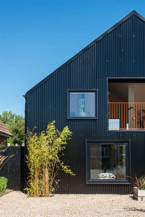 Modern Black Cladding House At Barbara Moffitt Blog