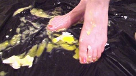 Egg Crush See Her Power Messy Egg Slaughter Ipod Crush Fetish