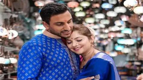 Sonalee Kulkarni And Kunal Benodekar Get Married Again On First Wedding Anniversary News18