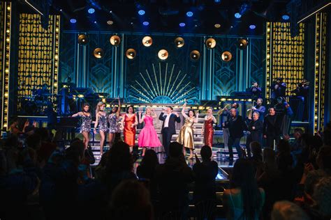 Photos Matthew Morrison Isa Briones Debbie Gravitte Make 1st Splash