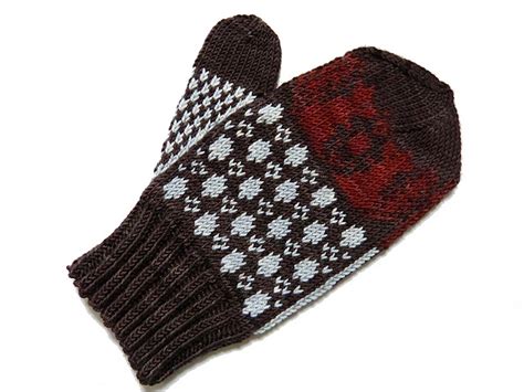 Ravelry Brown Eyed Squirrel Mittens Pattern By Spillyjane