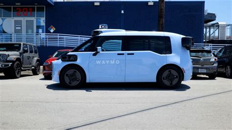 Self Driving Supplier Mobileye Targets Us Robotaxi Launch In 2027