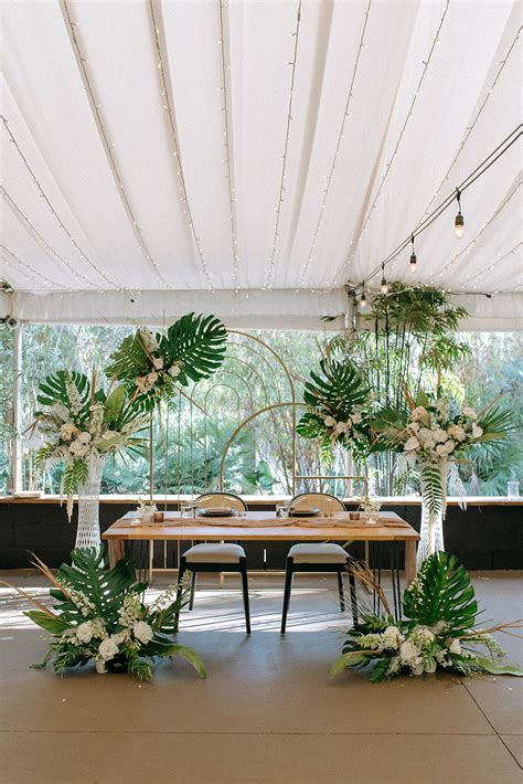 Ashley And Williams Modern Tropical Wedding In San Diego Brides And Weddings Magazine