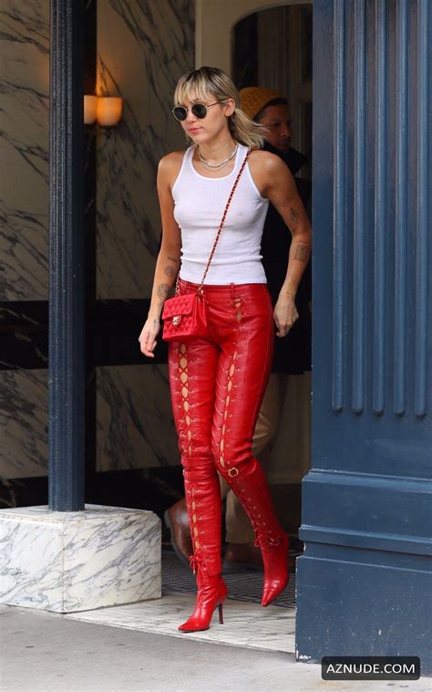 Miley Cyrus Steps Out This Afternoon In Nyc During New York Fashion