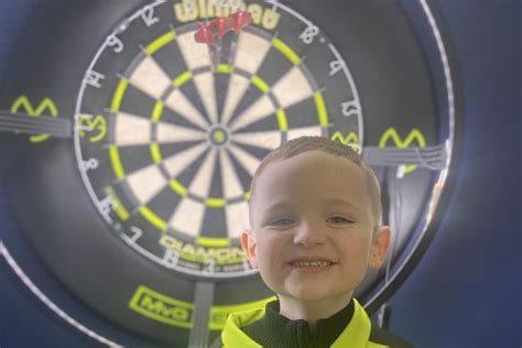 The Next Top Darts Player Lucas 5 Tweeted By Darts Champions Michael