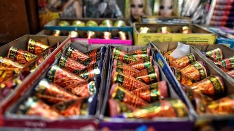 Crackers Can Be Burst Between 8 Pm To 10 Pm In Karnataka This Diwali