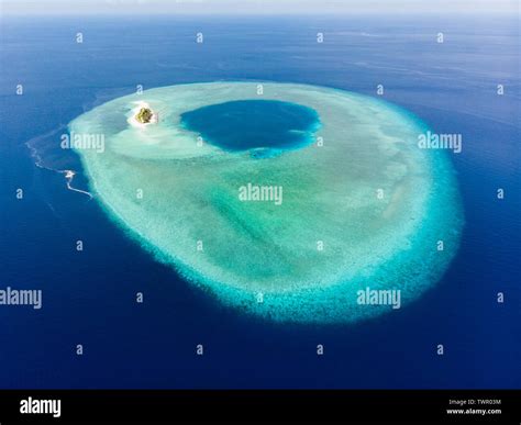 Aerial Idyllic Atoll Scenic Travel Destination Maldives Polinesia