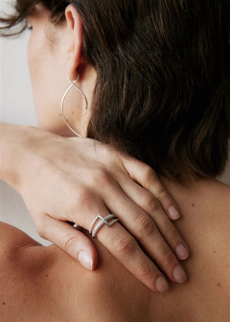 Volution Ring 18k White Gold And Diamonds Kloto