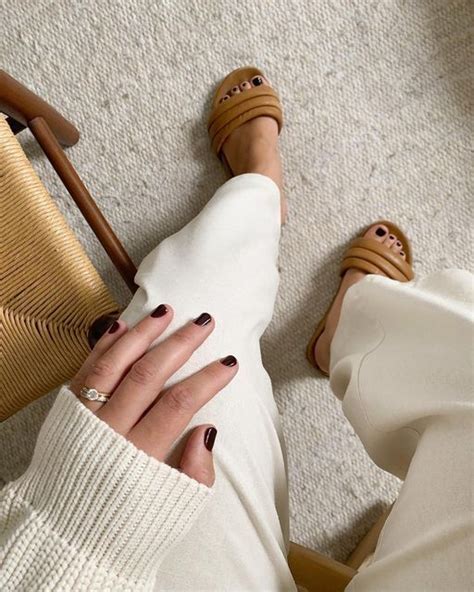 Maggie Post On Instagram Leaning In 🤎🦙🍇💅🏻🍂