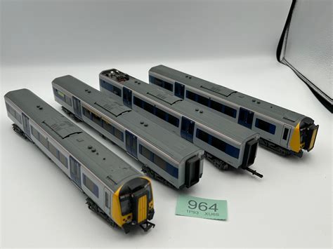 Bachmann Oo 31 030 Class 350 1 Desiro 4 Car Emu 350 111 Apollo In Silver Link Unbranded