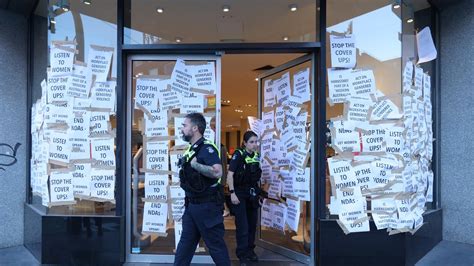 Country Road Group Lowers Earnings Guidance As It Strips Out Costs