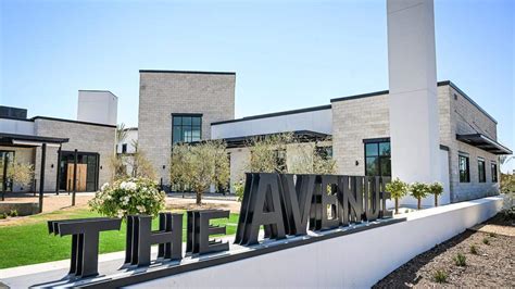 The Avenue In Clovis Offers Upscale Shopping And Dining Fresno Bee