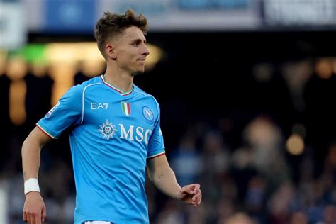 Lindstrom Verso Laddio Due Nomi Per Sostituirlo Il Napoli Riflette