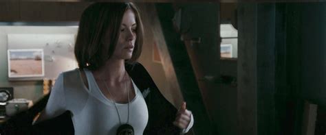 Download Kate Beckinsale Movie Whiteout Wallpaper