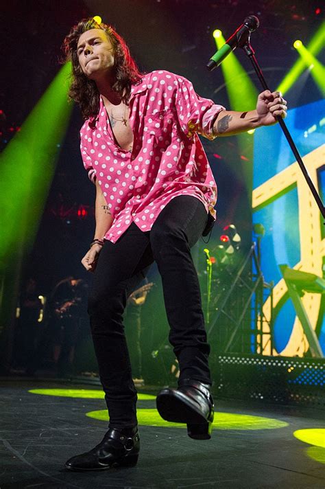 20 Best Harry Styles Outfits Of All Time — Harry Styles Most Iconic Looks
