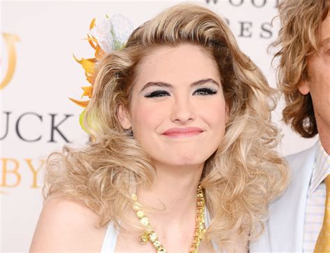 Anna Nicole Smiths Teen Daughter Dannielynn Makes A Bold Fashion