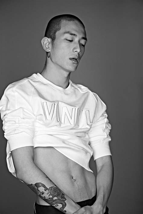Koreanmodel Park Sungjin Przez Mok Najung Dla GQ Korea Oct Male Pose Reference Figure