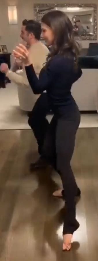 Hilaria Baldwins Feet