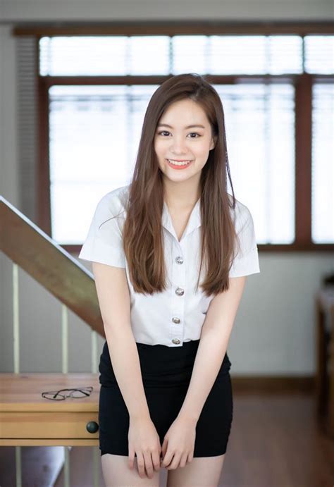 ปักพินโดย Crowsandclover ใน Girl T ผู้หญิง ความงามแบบเอเชีย สาวสวย