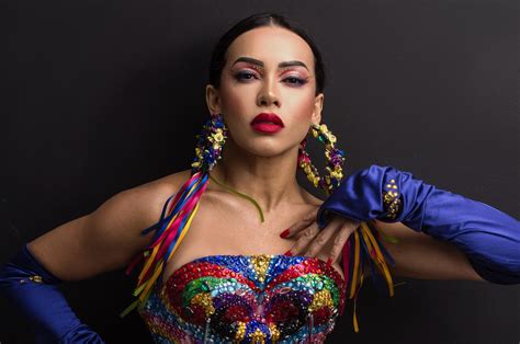 Quem é Viviane Batidão Conhecida Como A Rainha Do Tecnomelody