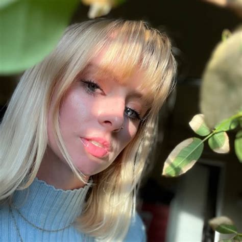 Ciara Niamh Culleton Ciara Culleton • Threads Say More