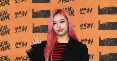 사진 미소섹시한 자태