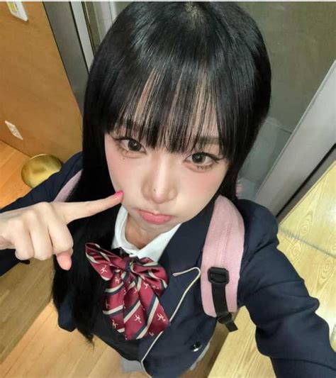 최예나 프로필 나이 키 아이즈원 가족 데뷔 Mbti