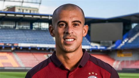 טל בן חיים נחת בישראל לאחר החתימה בספרטה פראג 0404