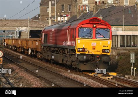 Class 66 Diesel Electric Locomotive Number 66019 In Red Db Cargo
