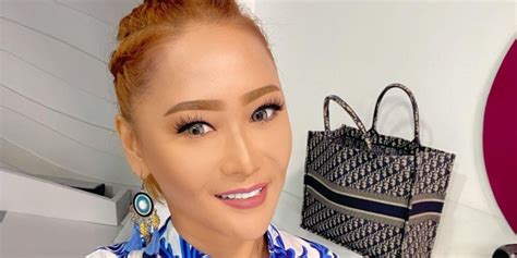 Intip Detail Selimut Mewah Inul Daratista Saat Di Kereta Id