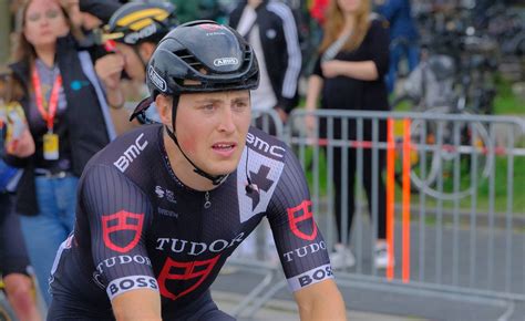 Ciclismo Parigi Nizza 2024 La Volata Premia De Kleijn Maglia Gialla