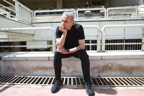 دست پر یحیی گل محمدی برای نیمکت نشین کردن بازیکنان 3 اخطاره پرسپولیس طرفداری