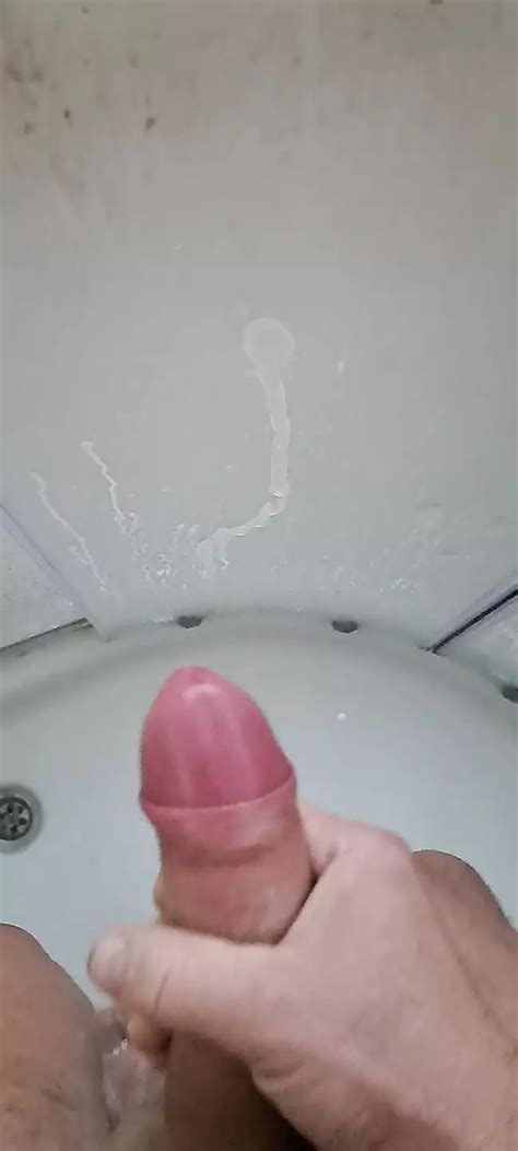 淋浴时打手枪 Xhamster