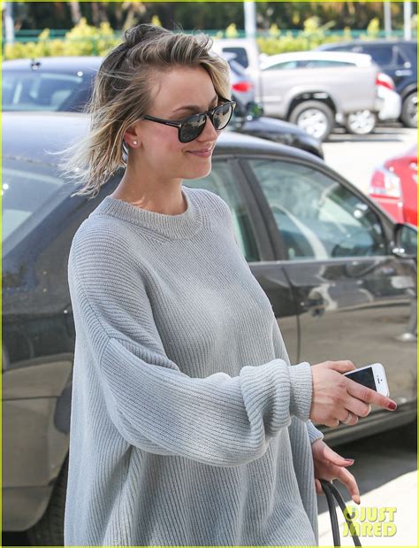 Kaley Cuoco Cuts Her Hair Short Debuts Blonder Bob Hairdo Photo