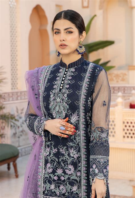 Masooma Sultan Adans Libas