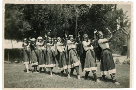 הפרויקט רחובות נגלית לעין בהובלת רוני באום להצלה ותיעוד של תמונות היסטוריות ברחובות אשר צולמו