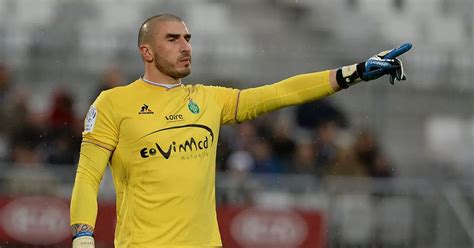 Who Is Stephane Ruffier Everything You Need To Know About The Rumoured West Ham Target