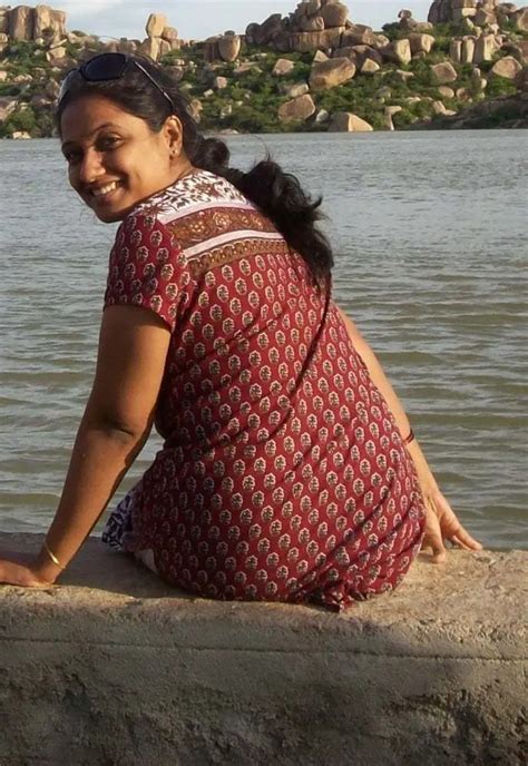 Irresistible Desi Mom Bod💯🤤 Scrolller