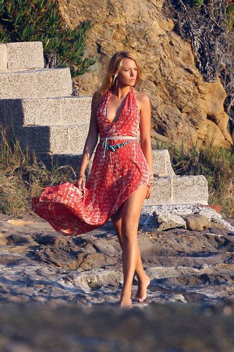 Blake Lively Poses For Beach Side Photo Shoot Blake Lively Photos