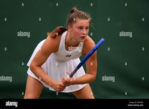 Ruby Cooling During Her Girls Singles Match Against Leena Friedman On