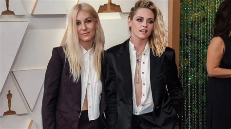 La Actriz Kristen Steward Crepúsculo Anuncia Su Compromiso Con Su